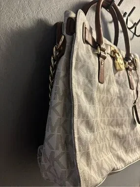 Michael Kors | Bags | Michael Kors Monogram Bag Comes With The Lock And ...